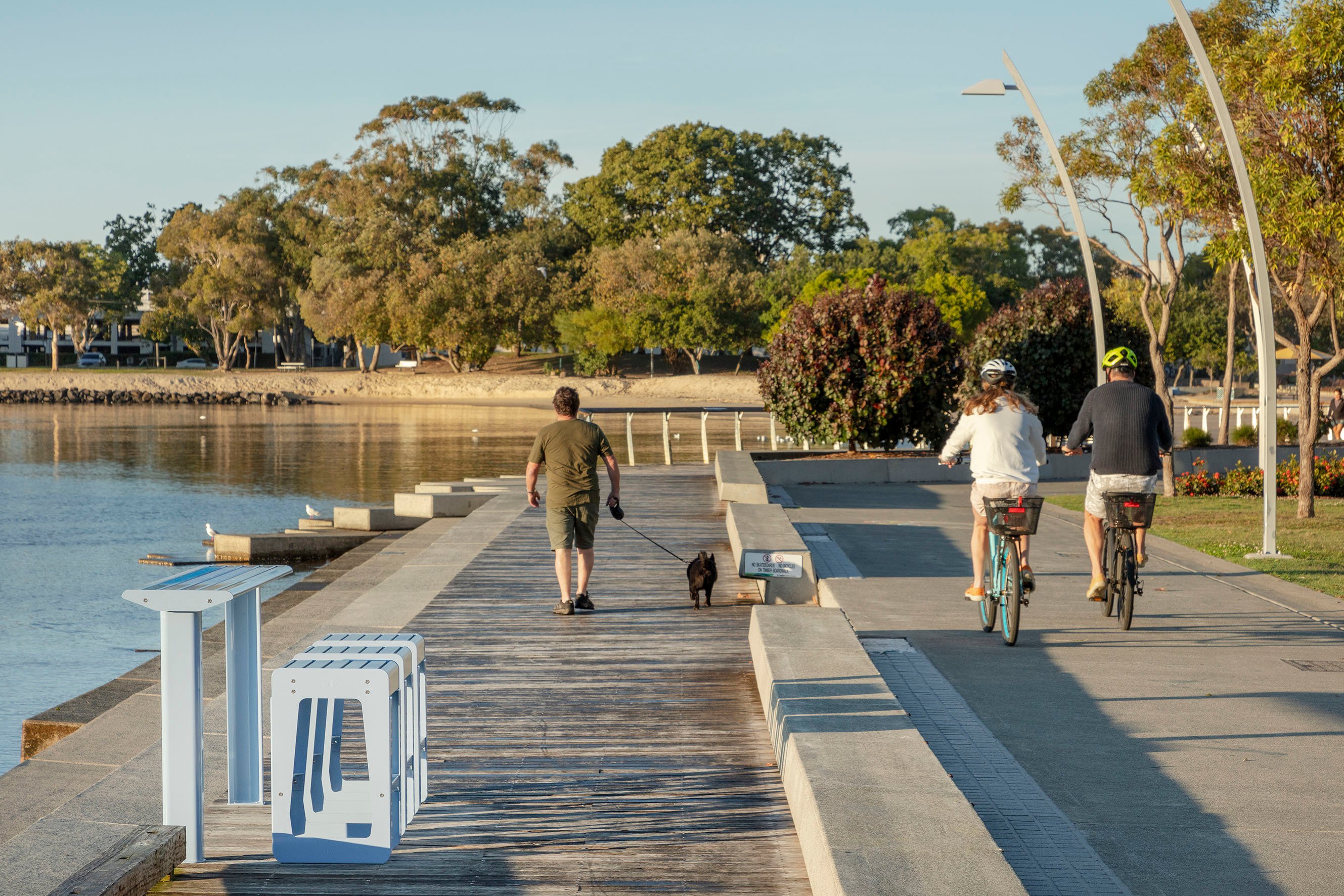 HYVE: Modular, Expanding Furniture System for Public Spaces